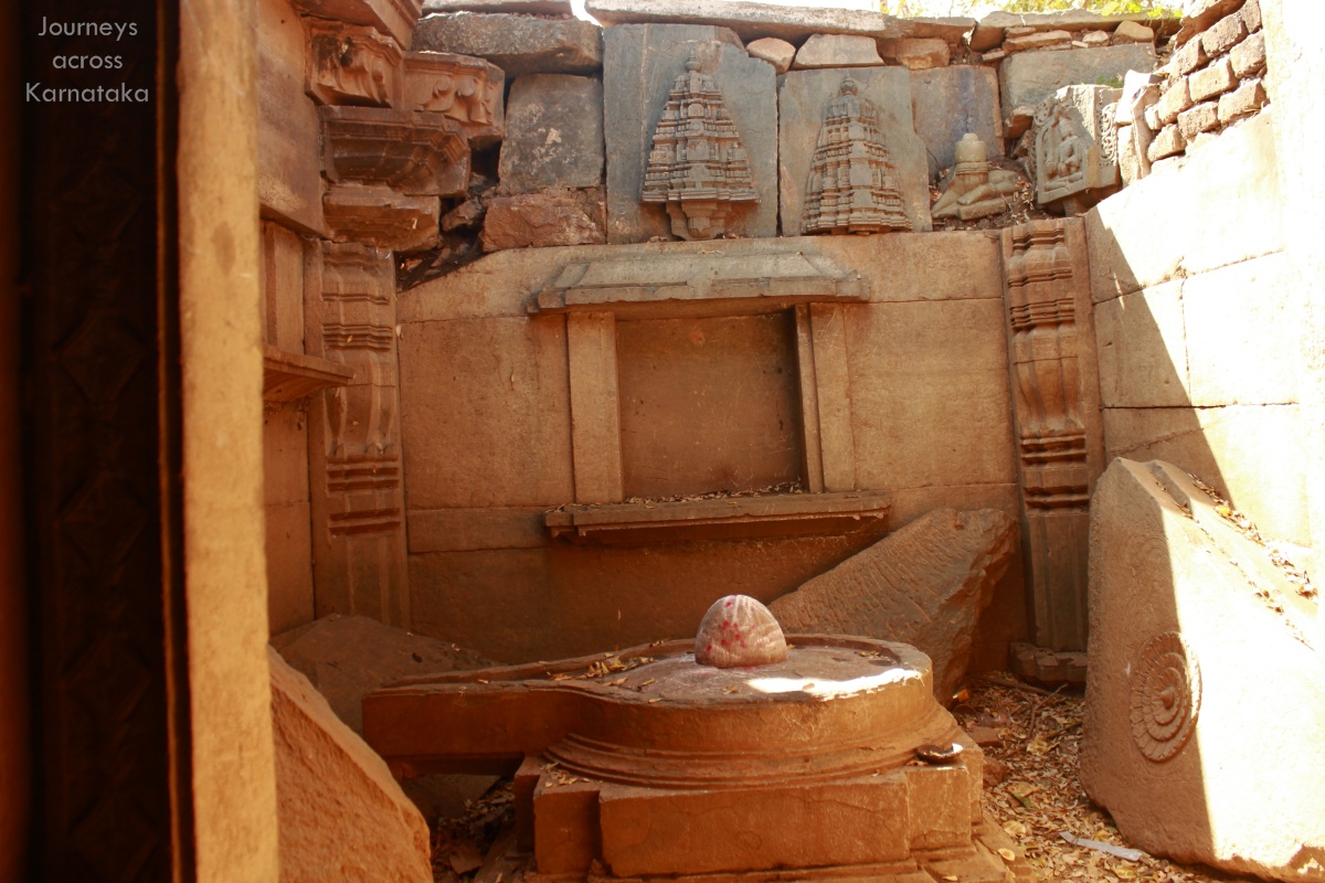 Journeys across Karnataka: Karadgi Eranna Gudi & ruins of an ancient temple
