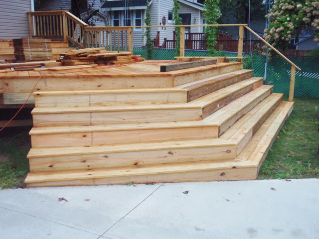 Deck Build | Part Six - Step Up - Danks and Honey