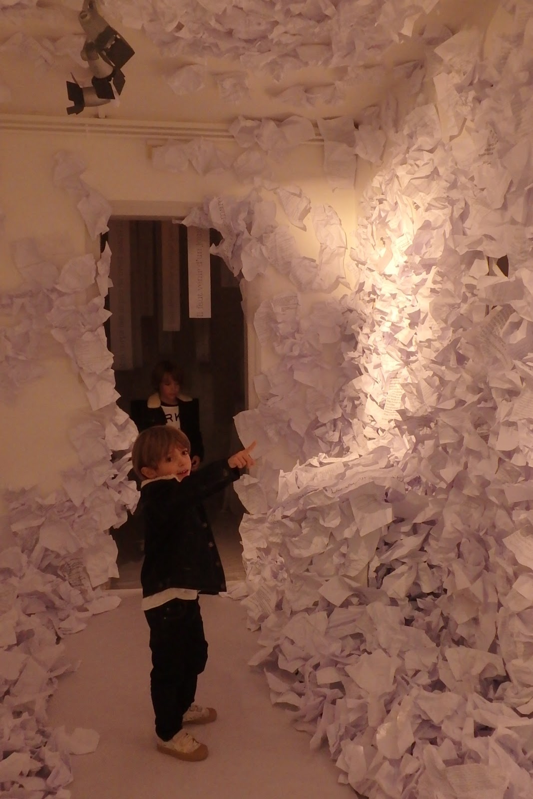 pApeR meSs bY fLOriAne dUReY