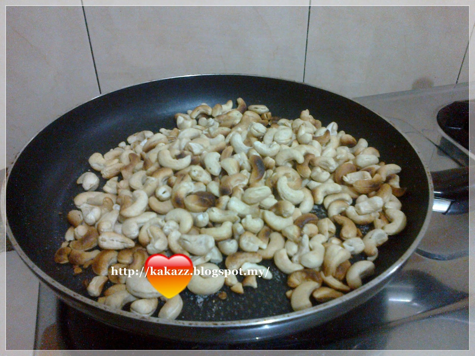 cik azz: Cara mudah bakar biji gajus.