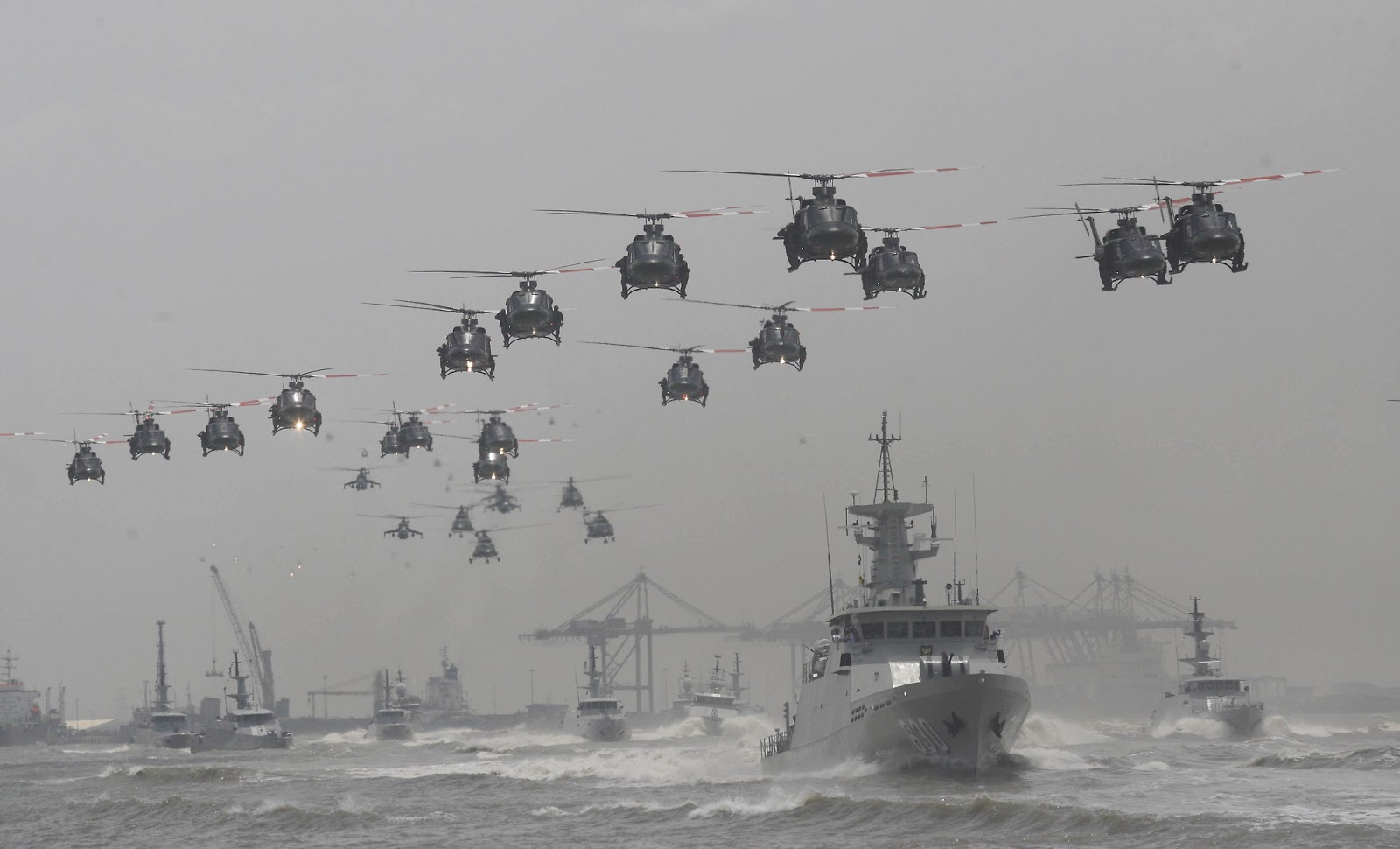 The Sampari-class KRI Halasan (630) leads a fleet of other fast attack ...