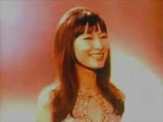 De los años 60 a 80 cantantes europeas: Tiny Yong