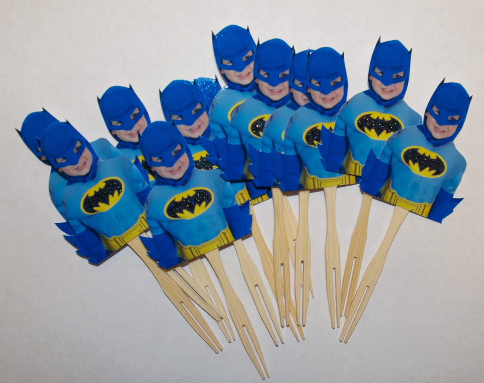 Cake Face Toppers: Personalized Batman cupcake toppers