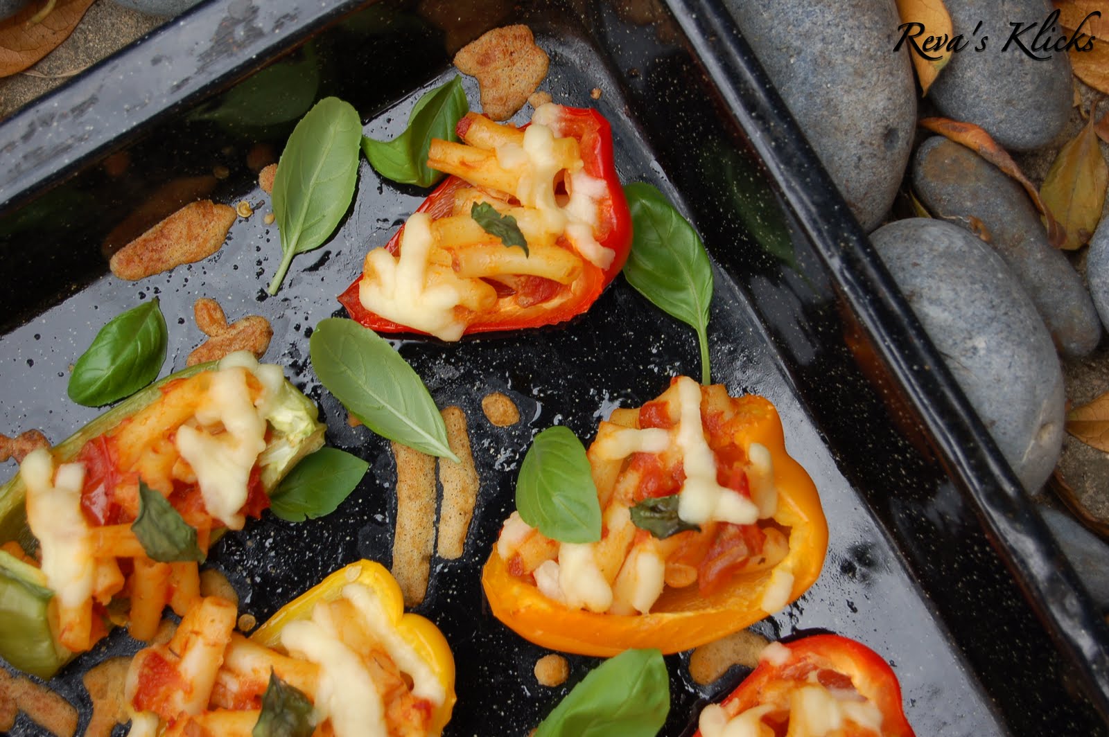Kaarasaaram: Pasta Capsicum Pockets