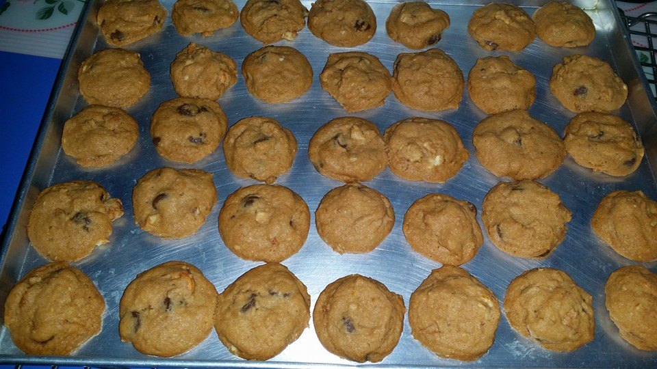 Famous Amos Crunchy Cashew Nuts Cookies by Joey Foo