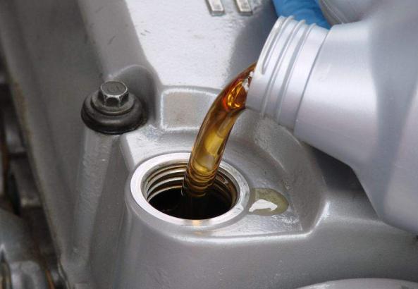 Tips to change car oil independently - Tips To Care Car