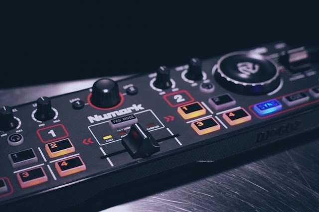 Numark nos presenta su nuevo Mini-Controlador DJ2GO2 - Relecty