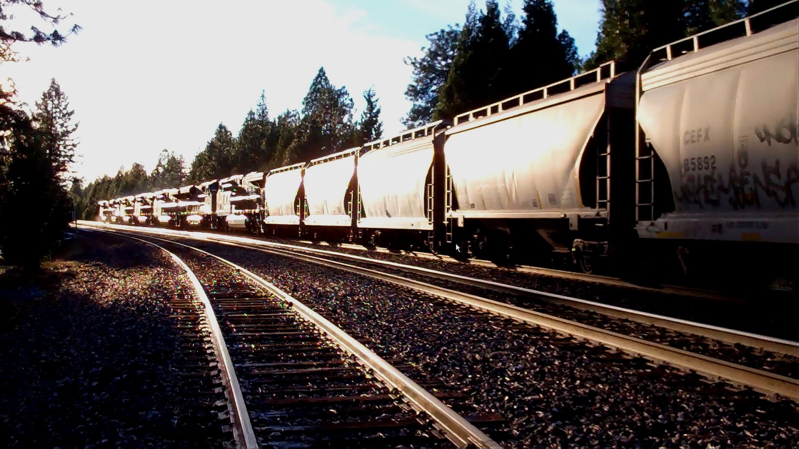 Milepost 154: A Train Blog: MP154: UP 6471 West, a short train with ...