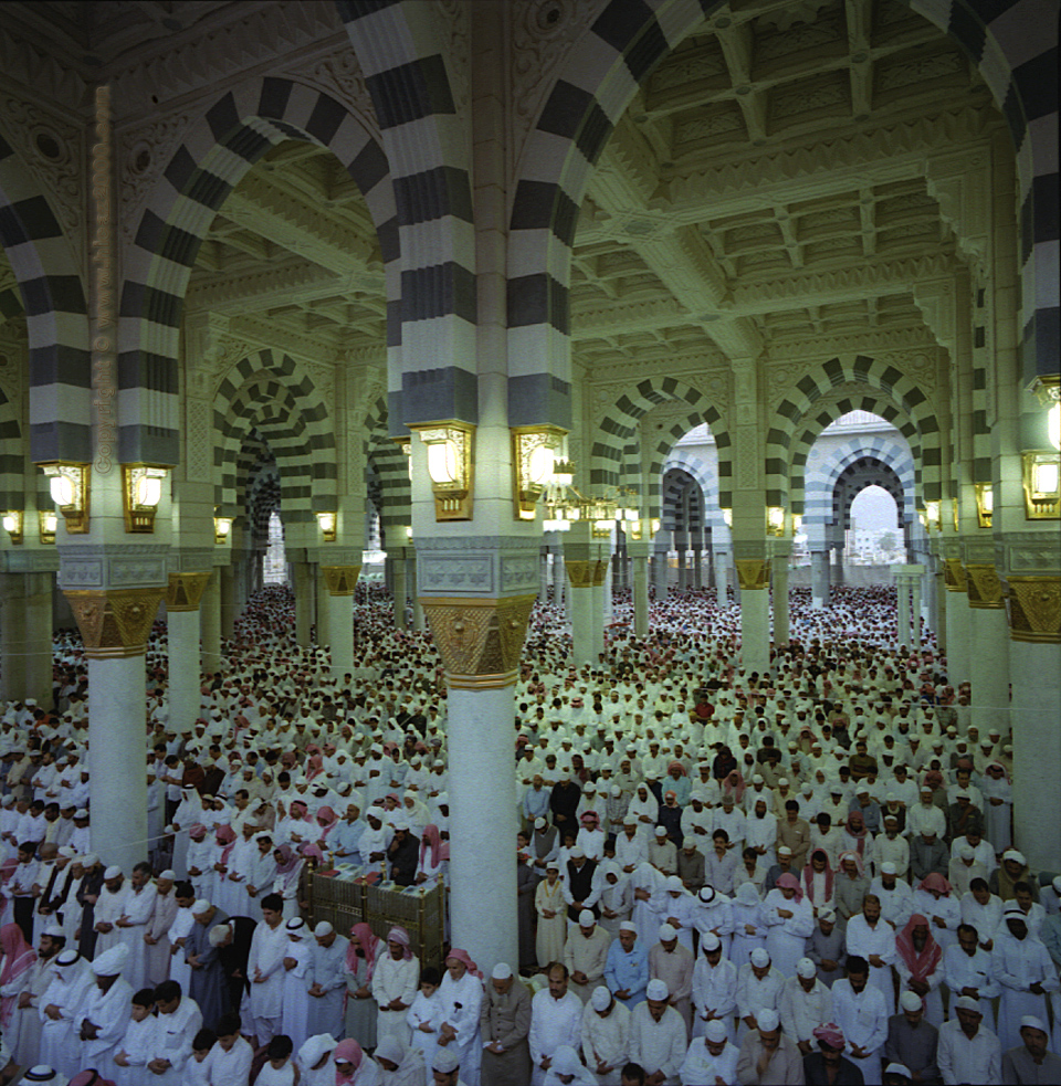 Welcome to the Islamic Holly Places: Masjid E Nabvi Inside