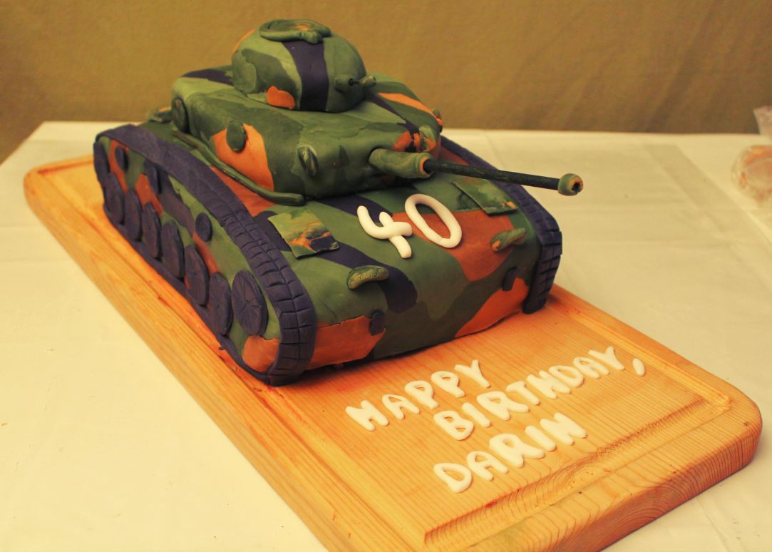 Crazy BackNoé: Make Cake - Not War