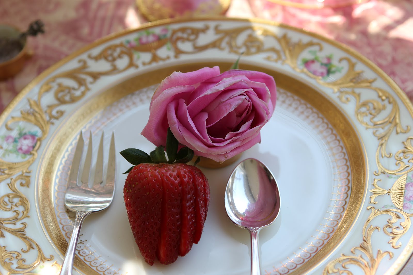 Romancing the Home: Pink Table for Spring Breakfast