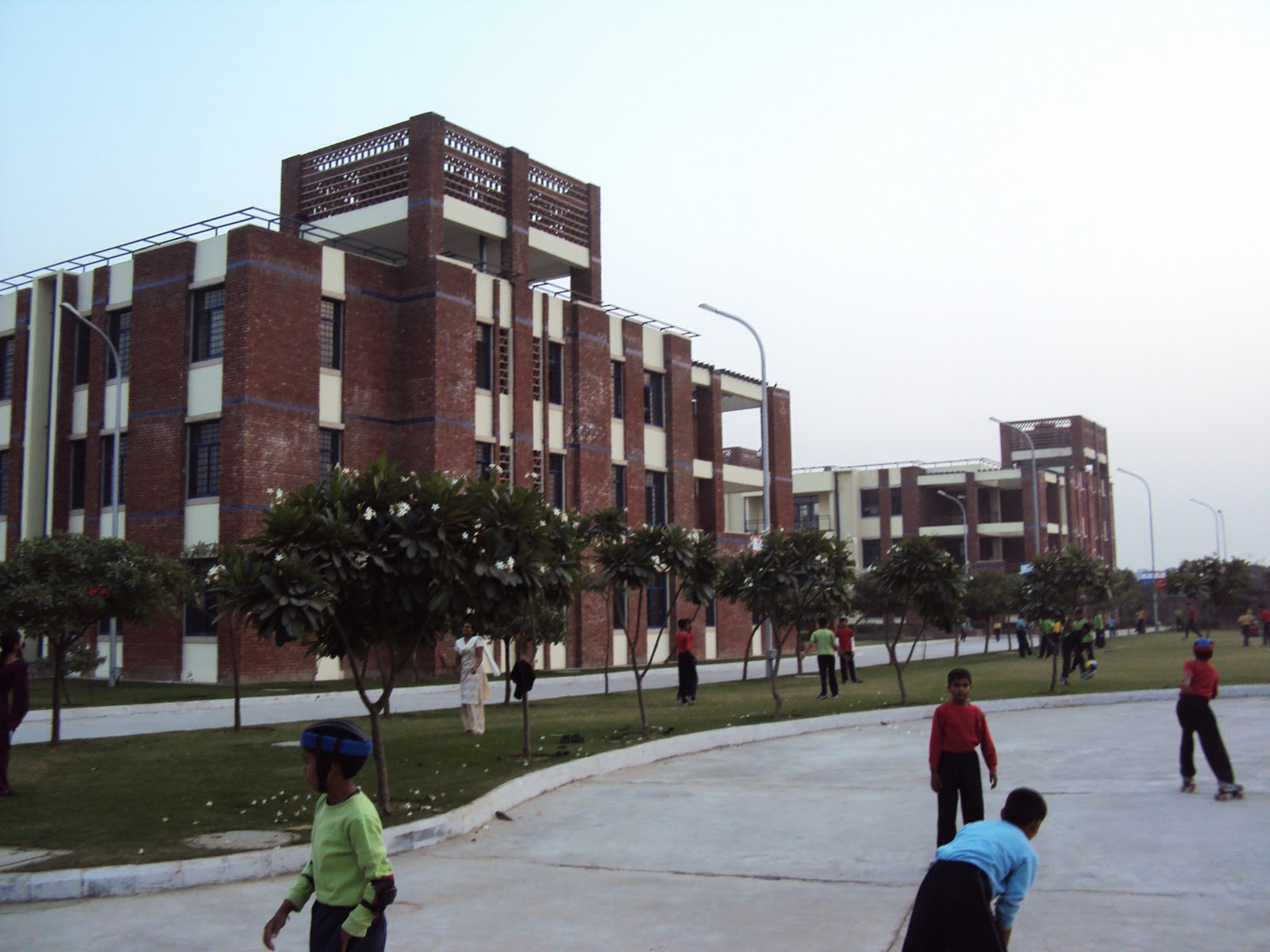 ARCHITECTURE STUDENT'S CORNER: VIDYAGYAN SCHOOL