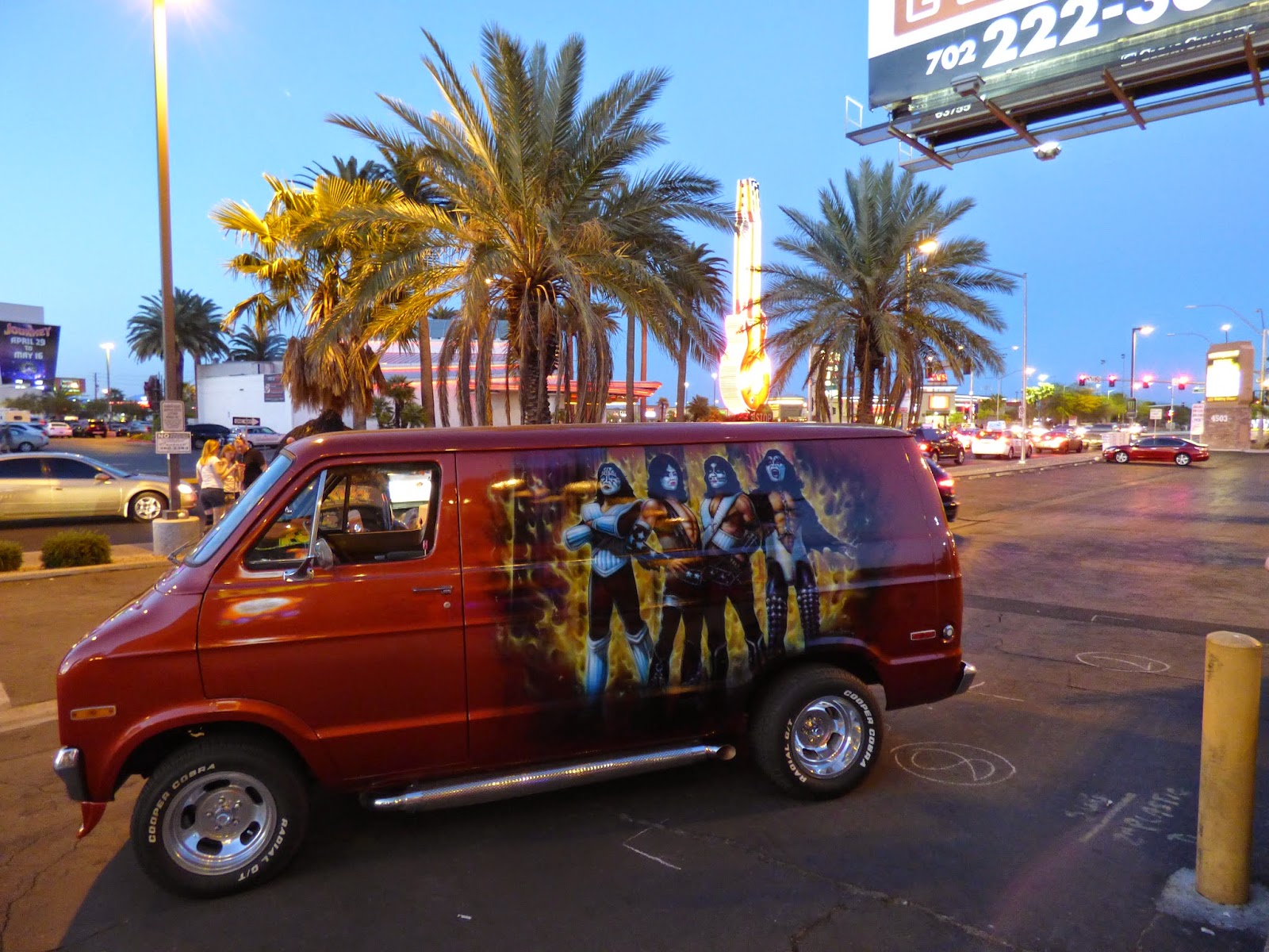 VAN GRAVEYARD: The KISS VAN LIVE!!