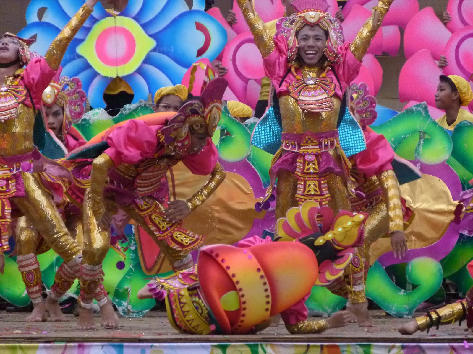 2013 KASADYAAN FESTIVAL RITUAL PRESENTATION - Lakwatserong Tsinelas