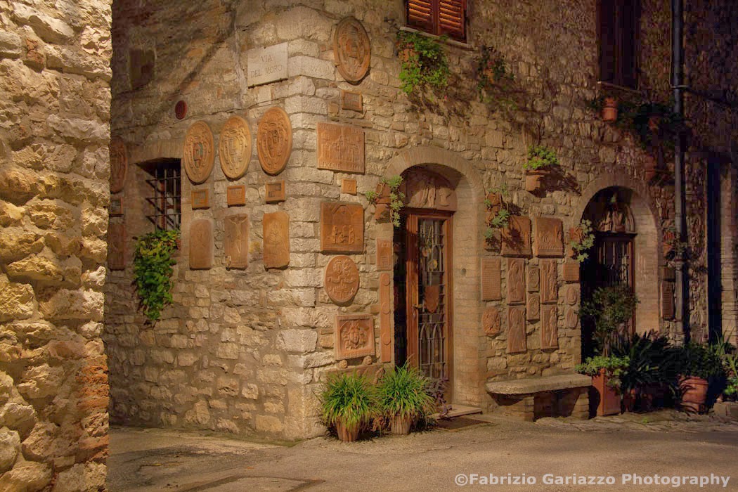 Visita a Corciano, in Umbria, di notte