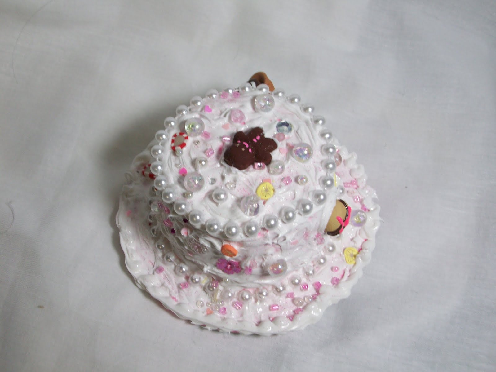 LooniLoli Designs: Sweet Deco Top Hats and Sweet Deco Sew on Buttons.