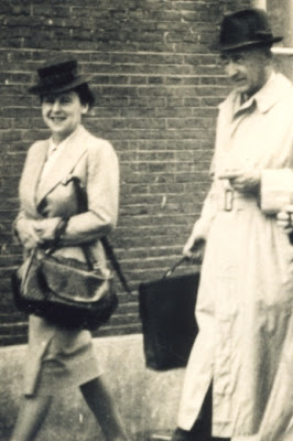 Anne Frank: Esses aqui são a Sra. e o Sr. Van Daan.