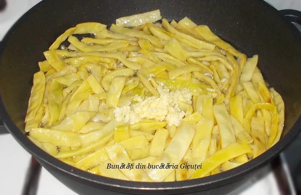 “Pastari” inabusite cu usturoi - Bunătăți din bucătăria Gicuței