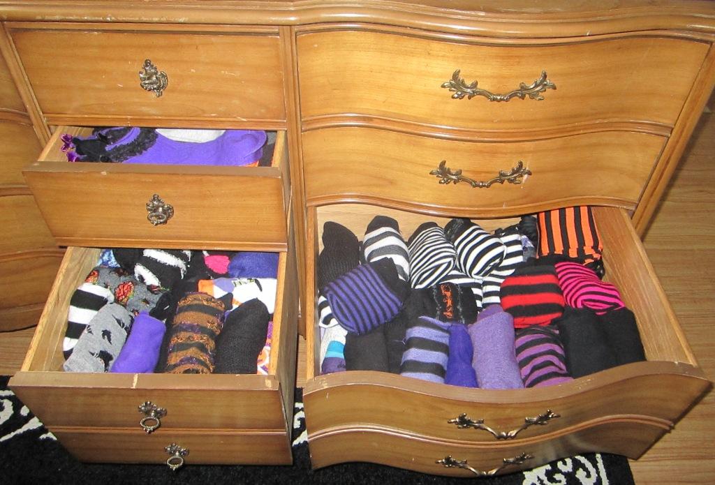 GIY: Goth It Yourself: November Theme Post: Hosiery