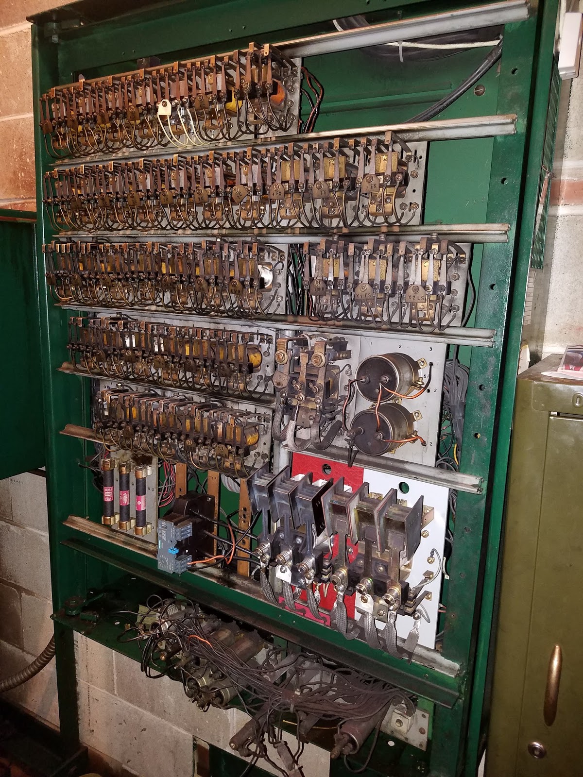 Chicago Elevator Maintenance - Colley Elevator: Hydraulic elevator ...