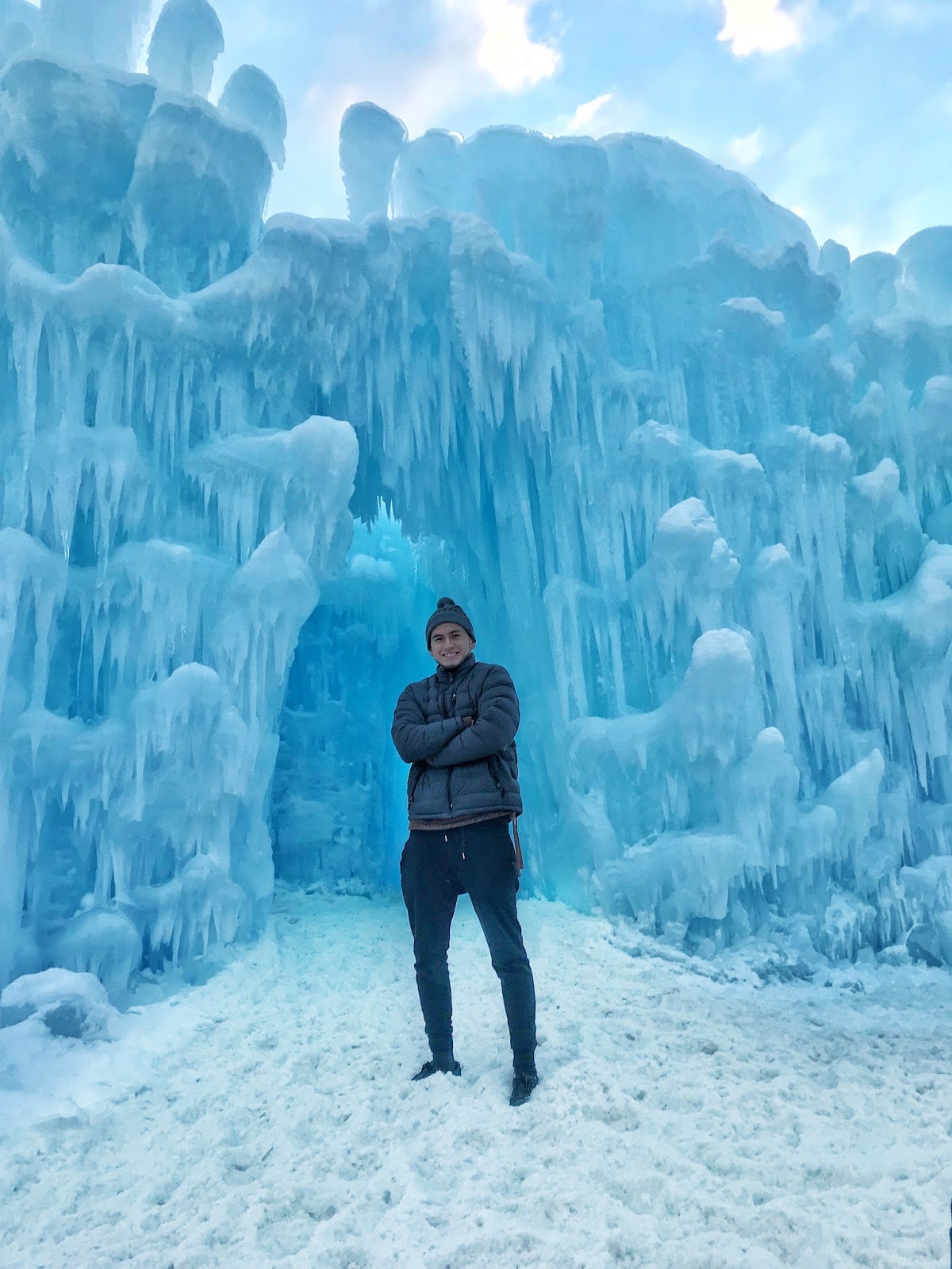 Ice Castles // Lincoln, New Hampshire | Wanderlust Beauty Dreams