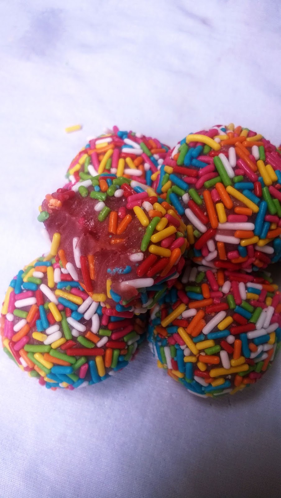 STRAWBERRY BRIGADEIROS