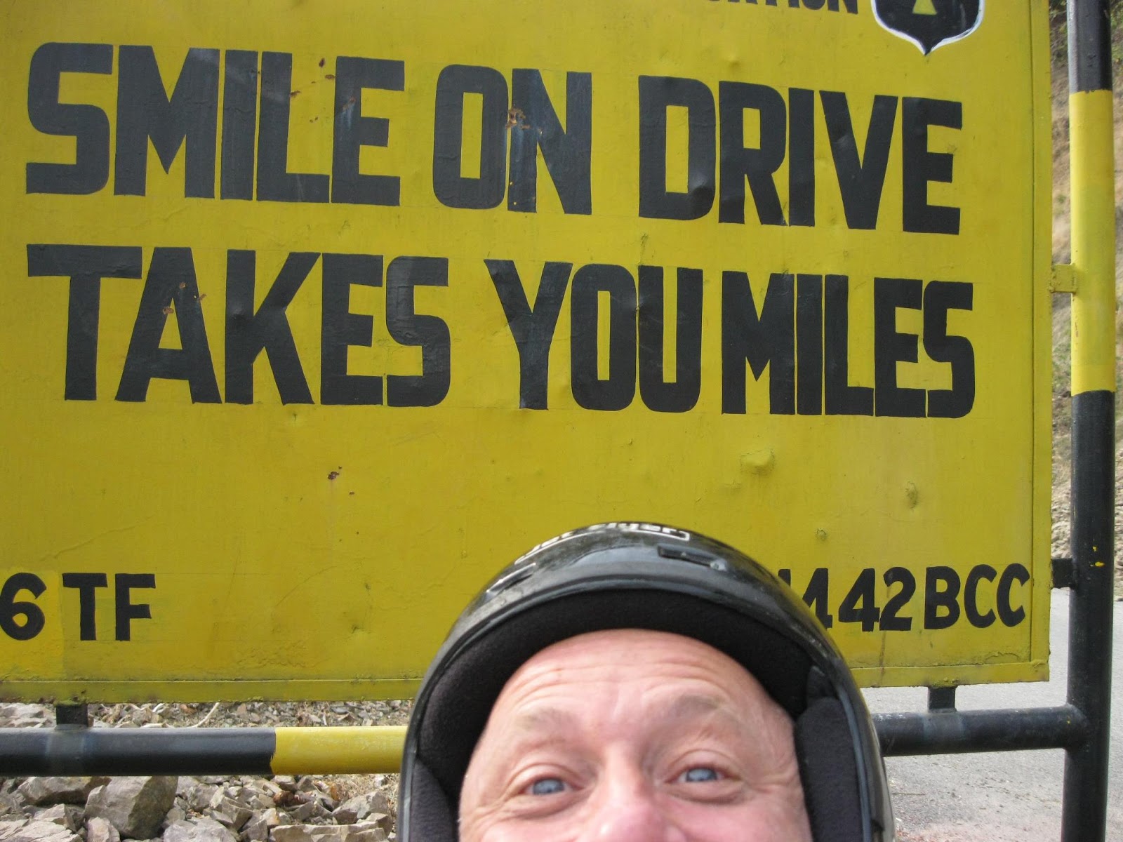 PaxRyan's Blog: Witty Indian road signs for traffic safety