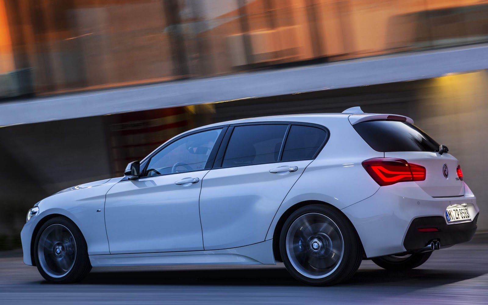 BMW Série 1 2019 - preços começam em R$ 139.950 - Brasil