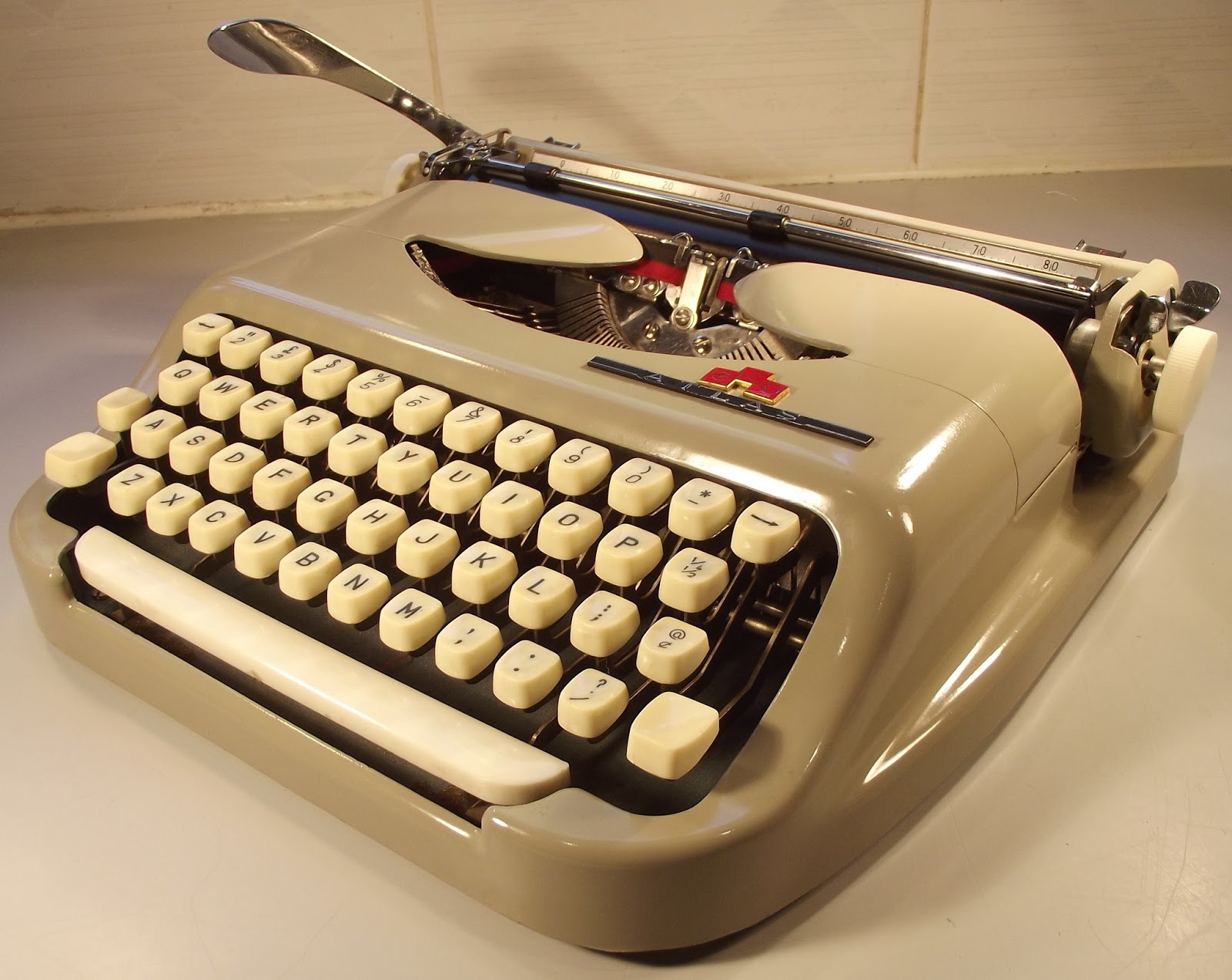 oz.Typewriter: Atlas Portable Typewriter