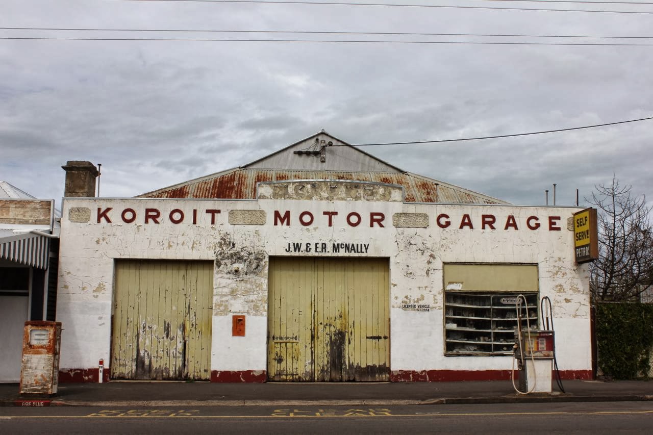 Green Gourmet Giraffe: Tower Hill, Koroit and Kangaroos