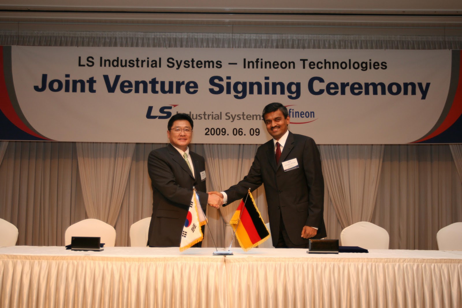 welcome to callystaaa's blog: sosiologi bab bentuk bentuk interaksi