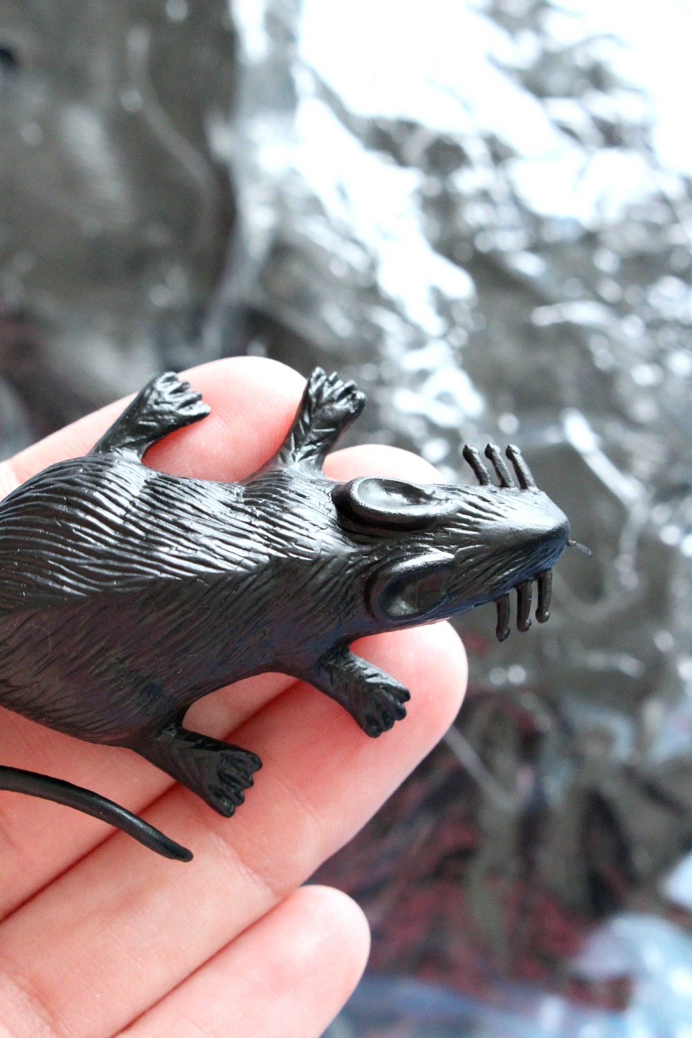 Ghostly Rat Halloween Wreath DIY | Dans le Lakehouse