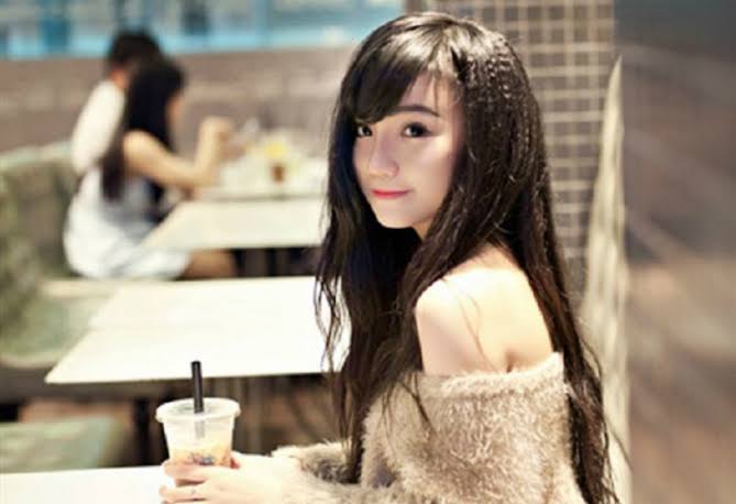 Foto Nguyen Thi Hai Yen, Wanita Cantik Yang Viral Karena Fotonya Sedang Mencuci Piring - INSOPEDIA