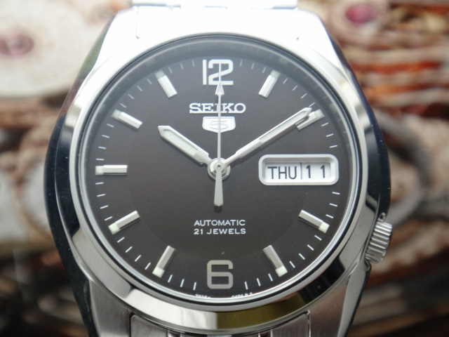 SEIKO 5 AUTOMATIC MEN WATCH - NEW SNK393 ( MYR380 )
