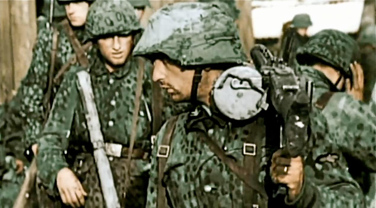 Third Reich Color Pictures: Maschinengewehr 42 (MG 42) in Color
