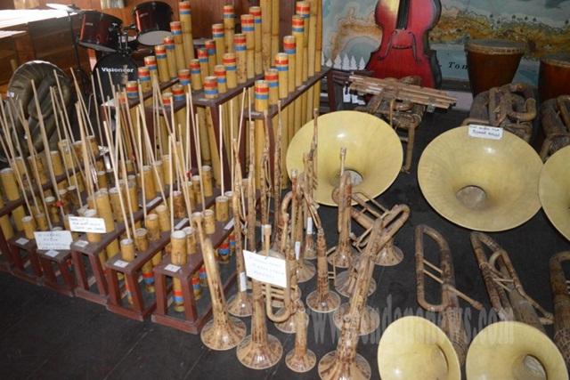 Musik Bambu Minahasa - Seni-Musik-SMA