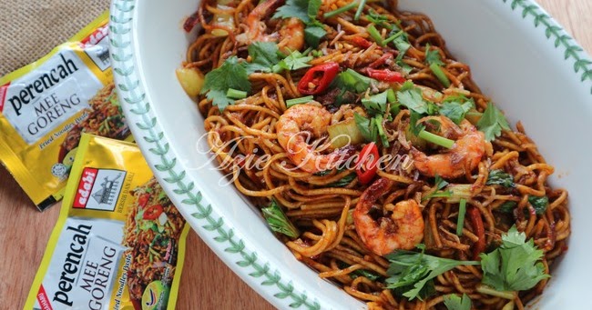 Mee Goreng Sedap dan Mudah Untuk Berbuka Puasa - Azie Kitchen