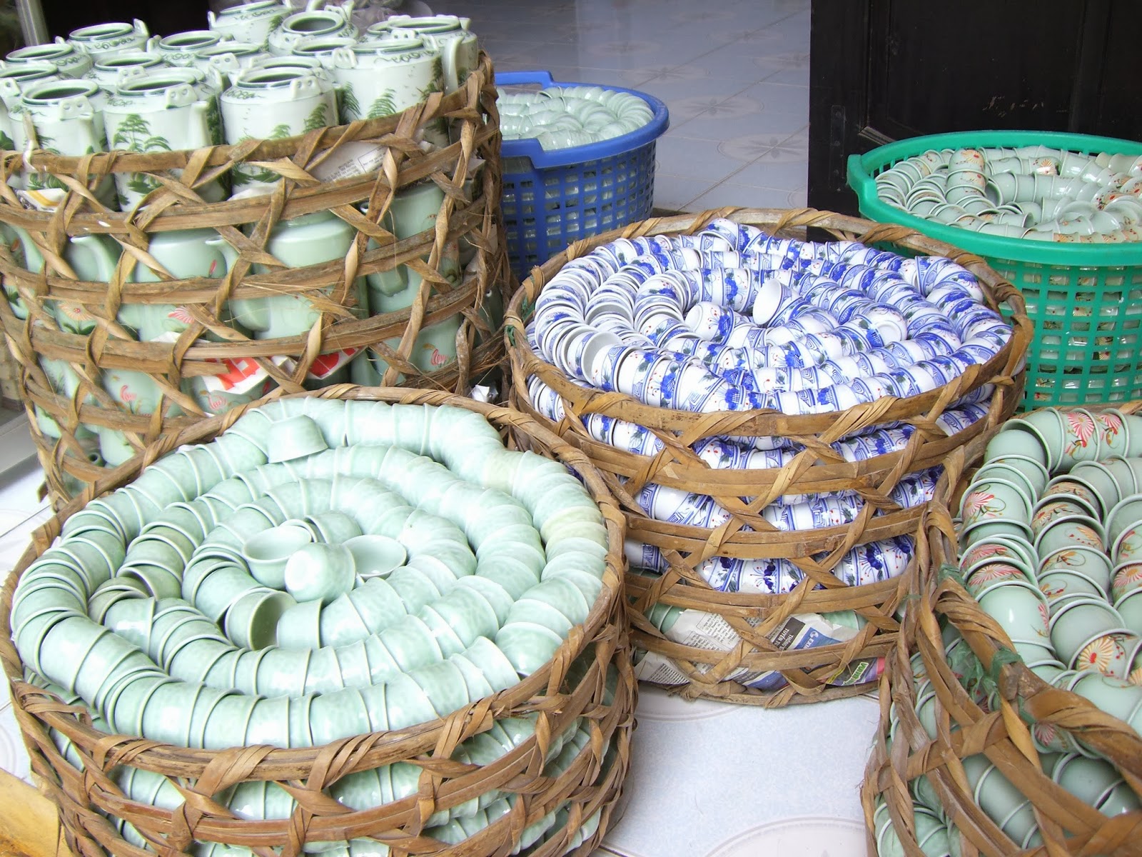 The Born to Shop Traveler: Bat Trang Ceramics Village near Hanoi