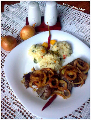 Böbe konyhája: Lyoni hagymás csirkemáj