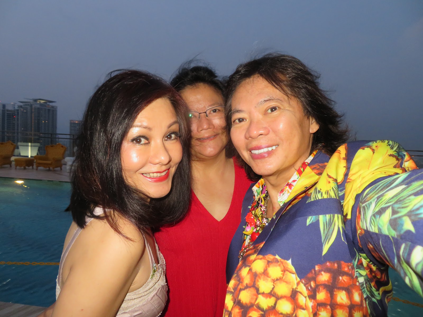 Kee Hua Chee Live!: SHARON LIAN AND LINA CHUA HOSTED BIRTHDAY DINNER ...