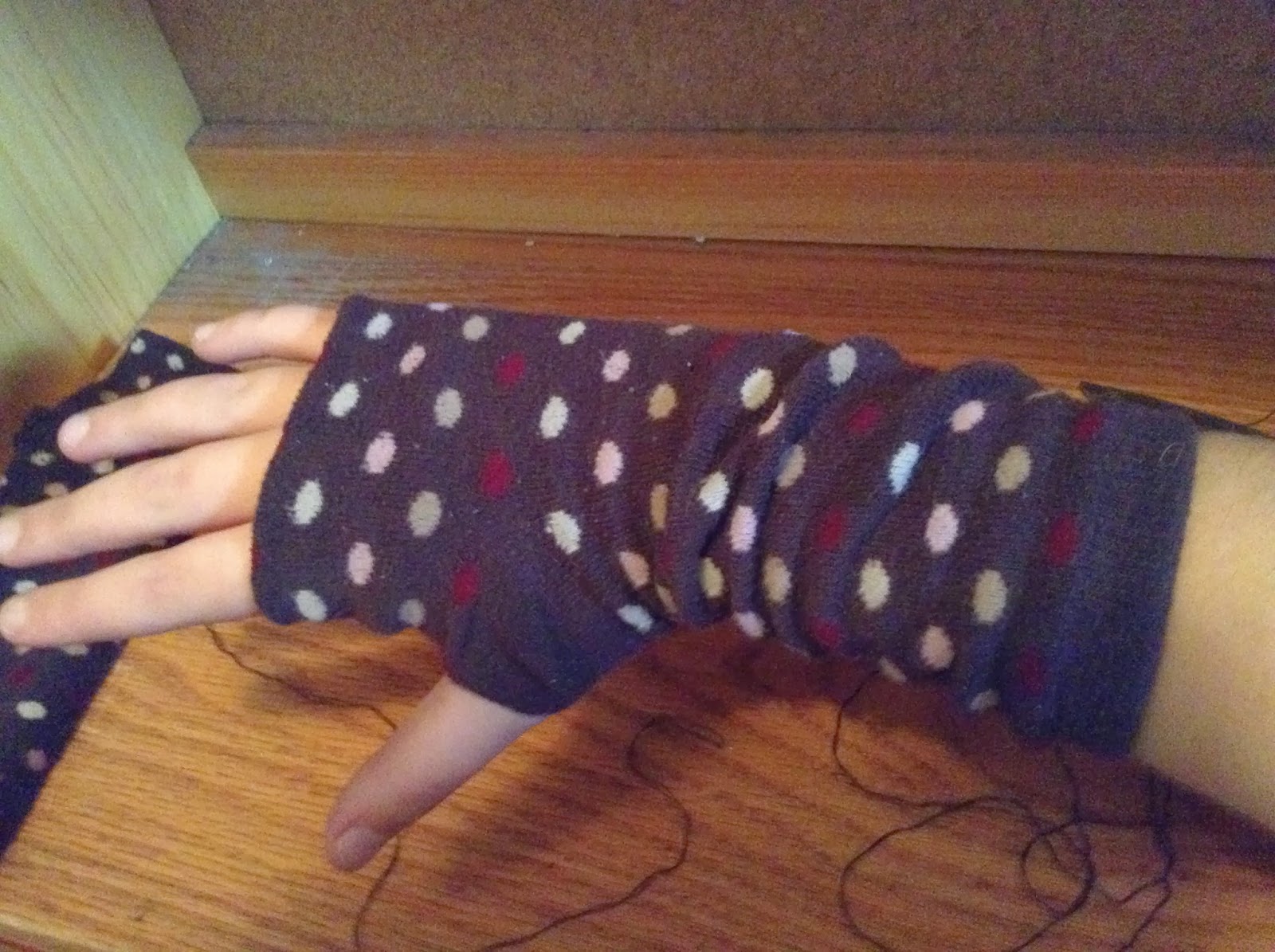 Occasional Randomness: Fingerless Gloves // Tutorial