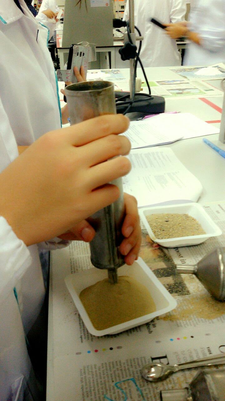 PHARMACEUTICAL TECHNOLOGY 1: EXPERIMENT 1.3 : POWDER FLOW - HOPPER