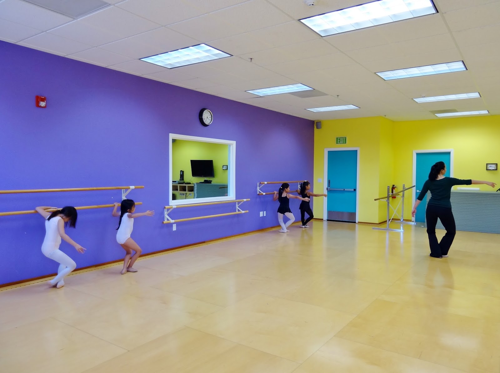Pacific Rim International School: First Day of Japanese and Ballet Classes