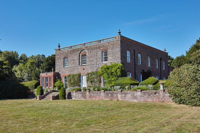 Landed families of Britain and Ireland: (369) Barclay of Youngsbury ...