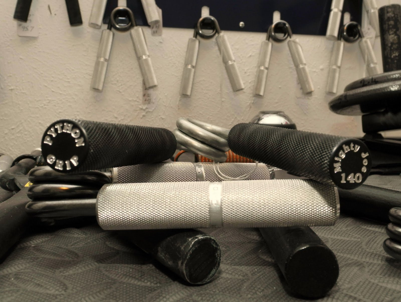 Mighty Joe's Grippers & MORE!: CUSTOM GRIPPERS @ PYTHON GRIP