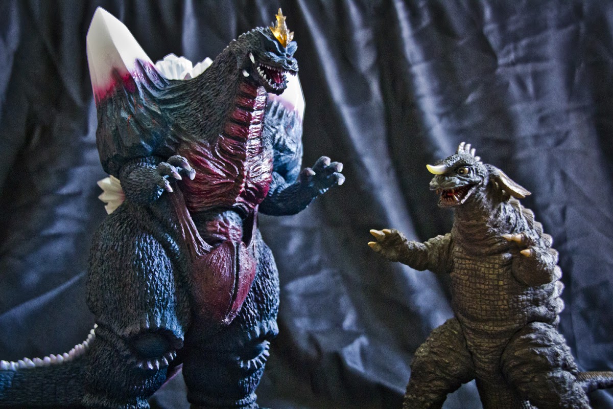 The Kaiju Planet: Figure Review - X-Plus Toho 30cm Series Space Godzilla