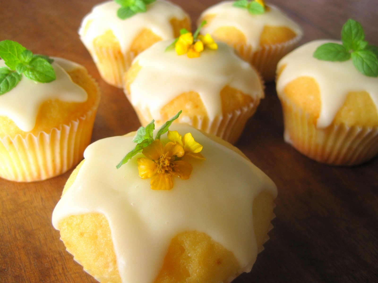 The Blue Cottage: "Dalandan" Cupcakes (Philippine Orange Cupcakes)