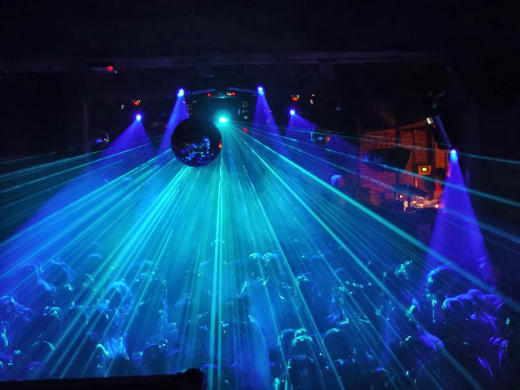 70 80 90: 70 80 90 DISCOTECAS: WOMB CLUB DESMADRE EN TOKIO JAPON.