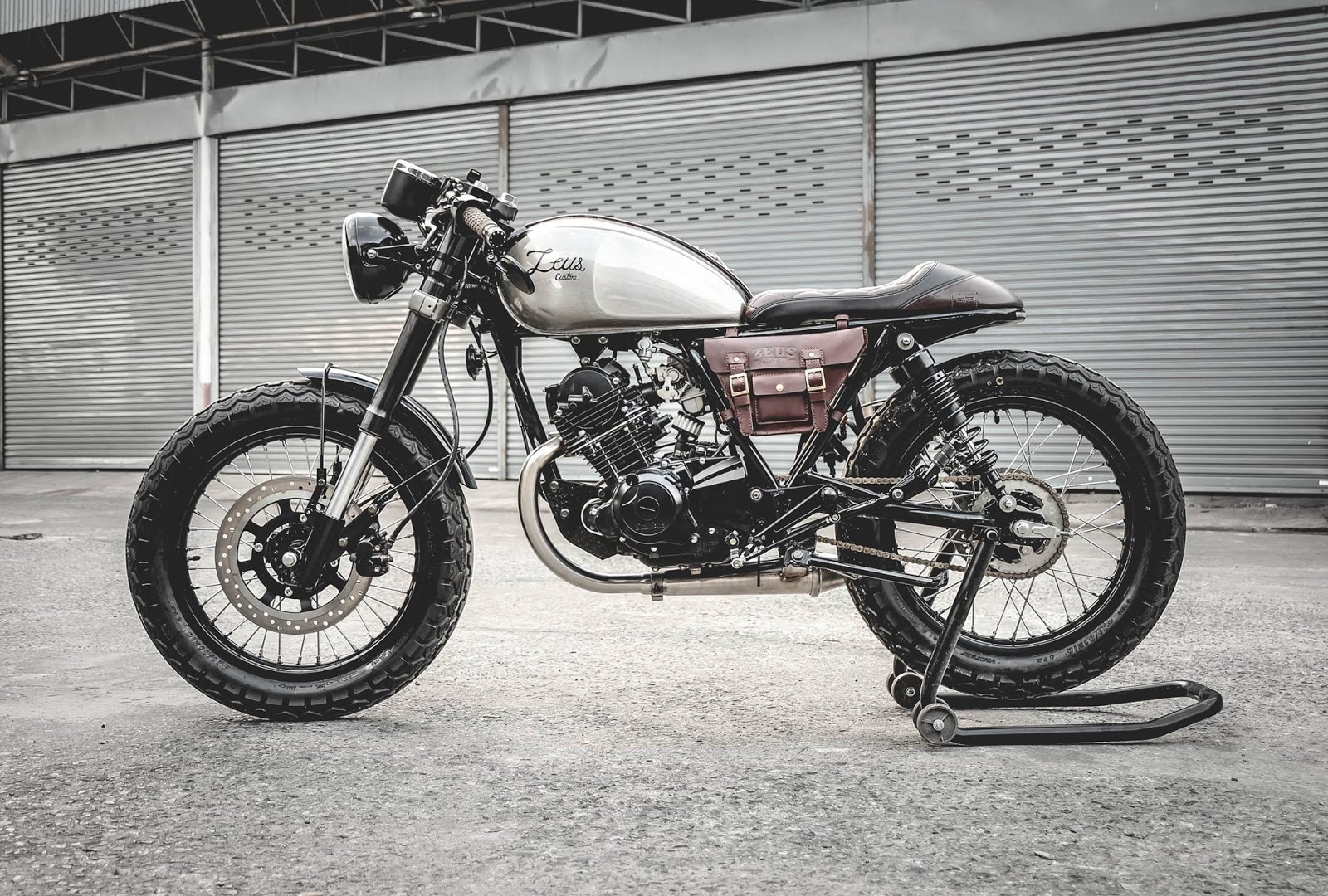 The Brookyln Cafe Racer Project / Zeus Custom