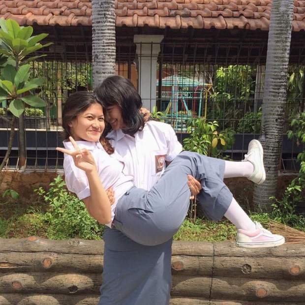 20 Foto Siswi SMA dengan Gaya Menggairahkan di Instagram, Bikin Panas ...
